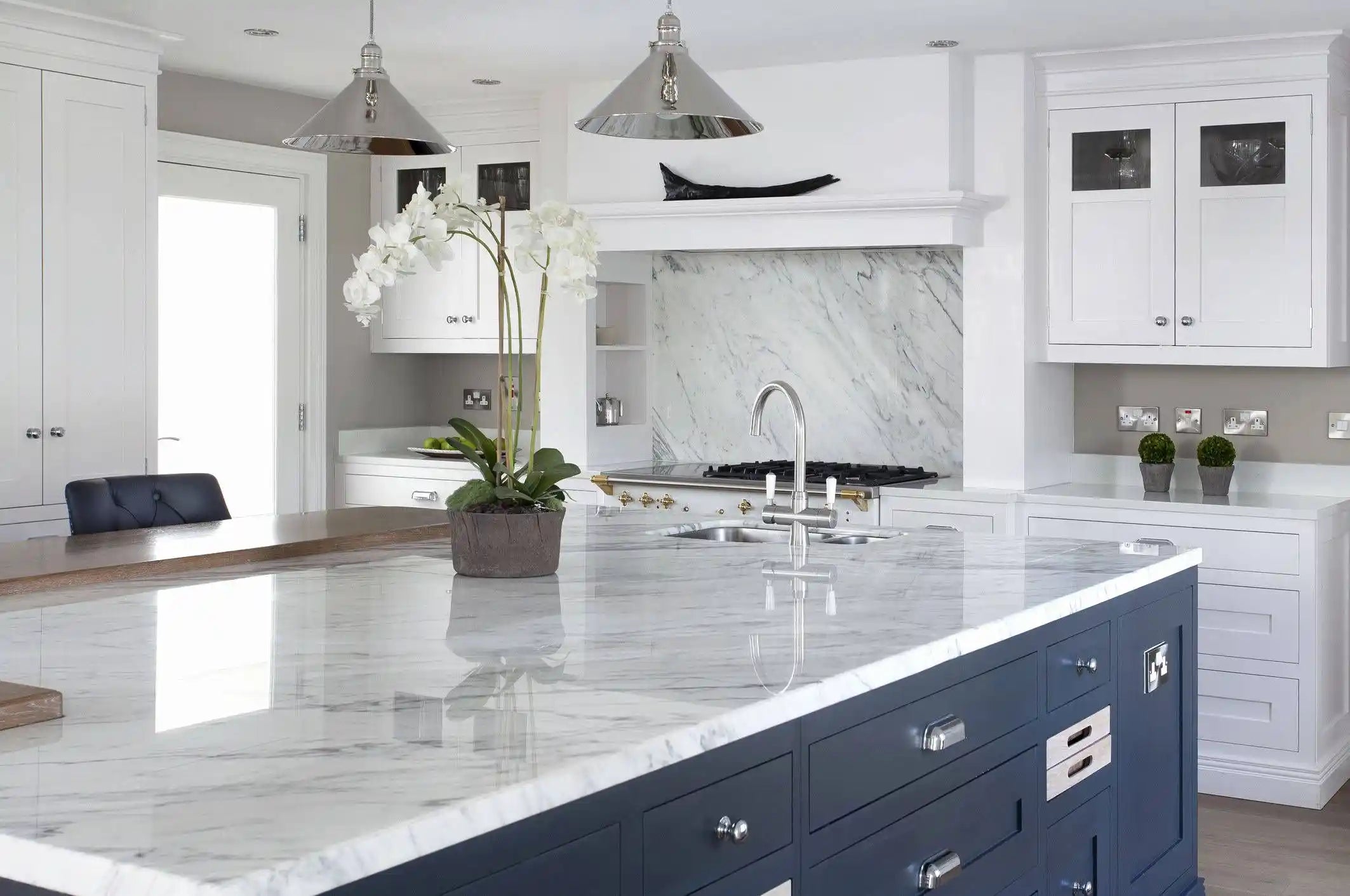 Does Quartz Stain | Stain Removal & Maintenance Tips
